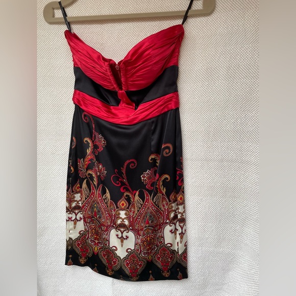 bebe | Dresses | Bebe Red Black And Gold Plunging Neck Silk Bodycon ...